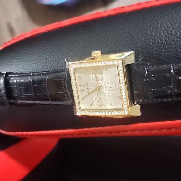 Mary Kay | Accessories | Mary Kay Ladies Chronograph Gold Tone Case ...